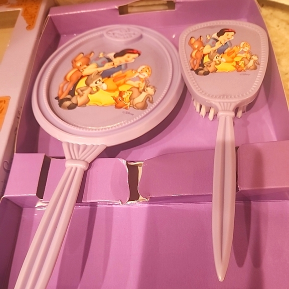 Disney | Other | Disney Snow White Friends Full Size Dresser Set Comb ...